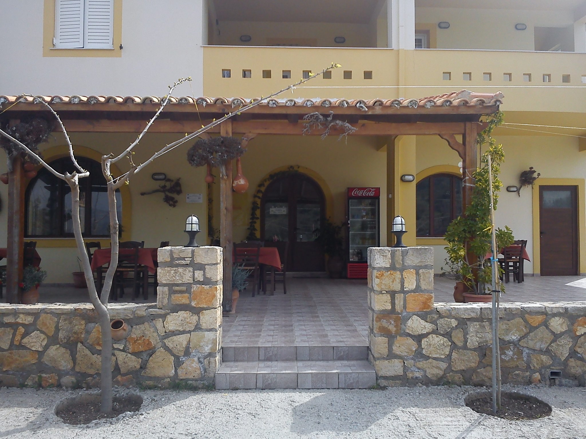 Taverna-Café "Violis": Traditional Meze in Klisidi - Discover Crete